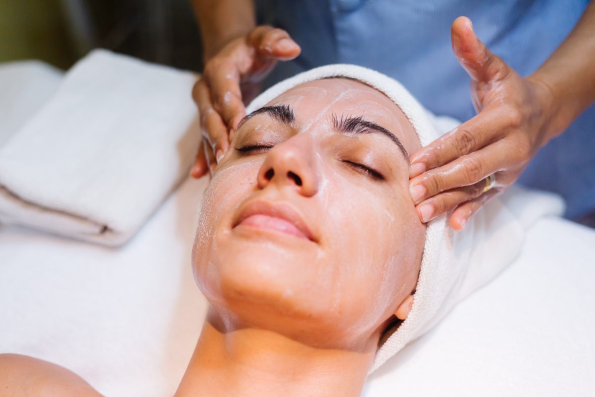 Peeling , une soin du visage complet - Institut Oderma